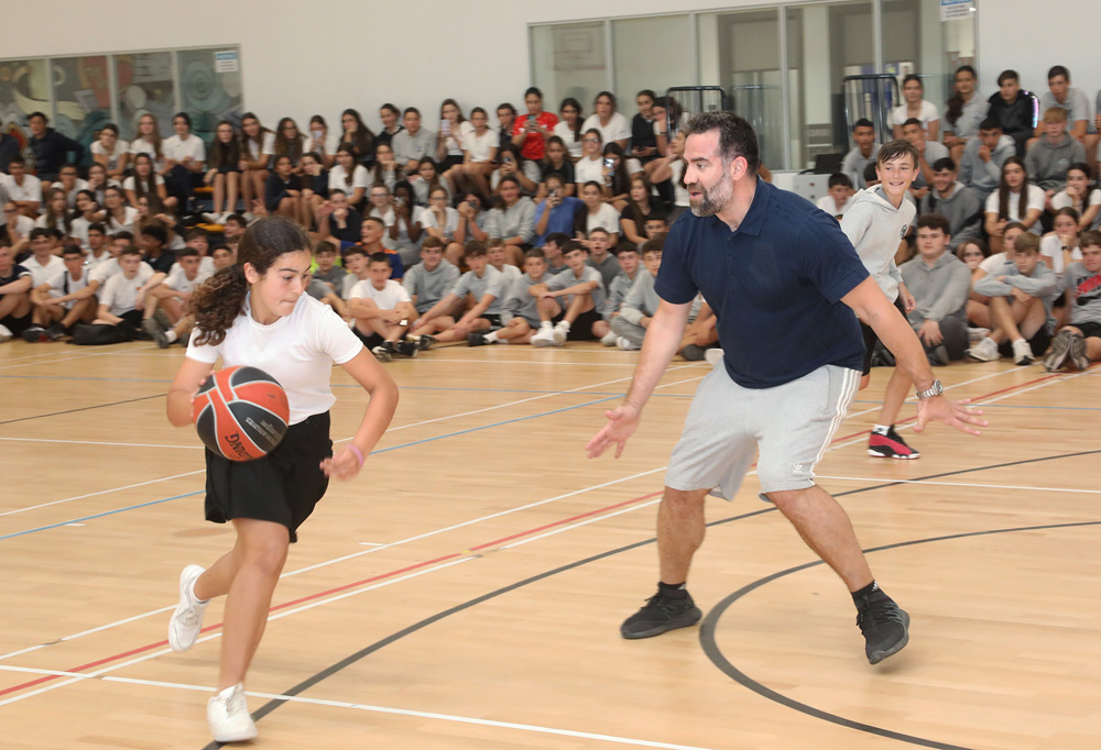 Basketball Legend Carlos Cabezas Visits Westside and Bayside Schools ...