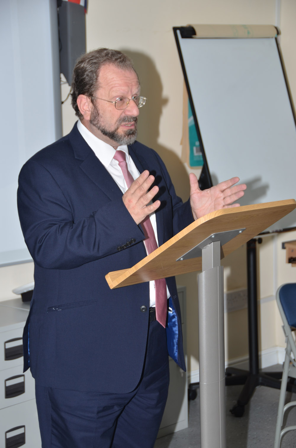 Aug 12 – Customs News: New Recruits Receive Warrant Cards And Officers ...