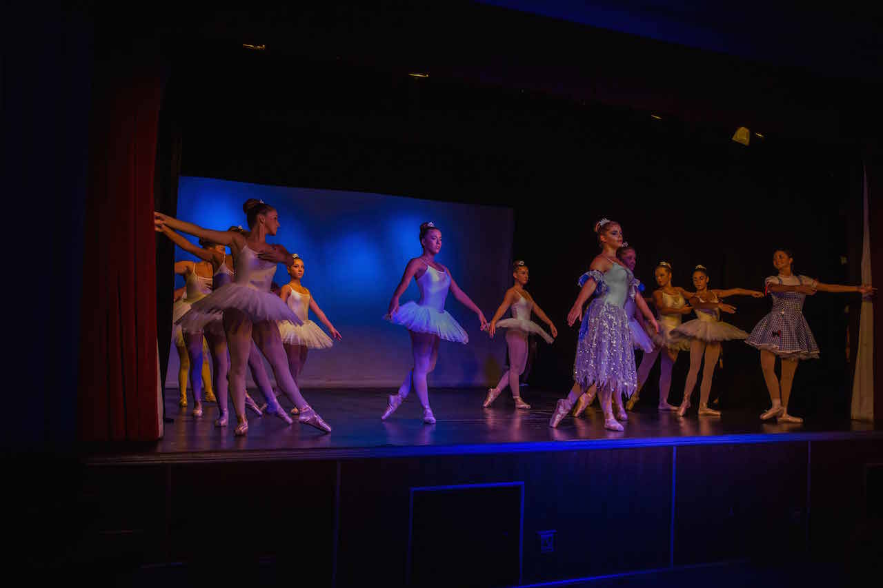 Sep 14 - More Than 100 Dancers Take Part In Dance Extravaganza - Your ...
