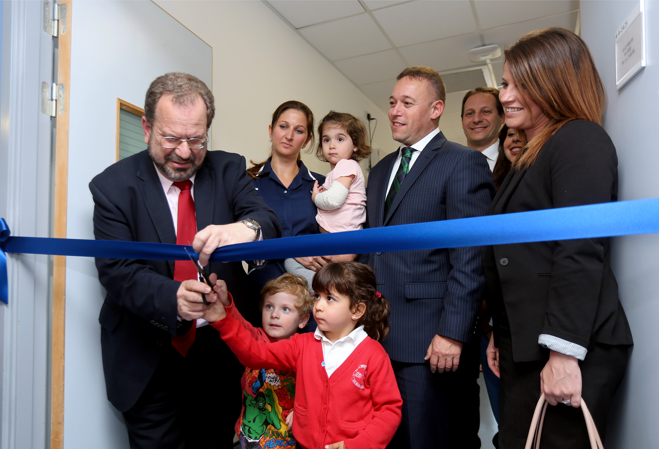 Apr 08 - Rainbow Ward Receives £14,000 From The Guardian Angel ...