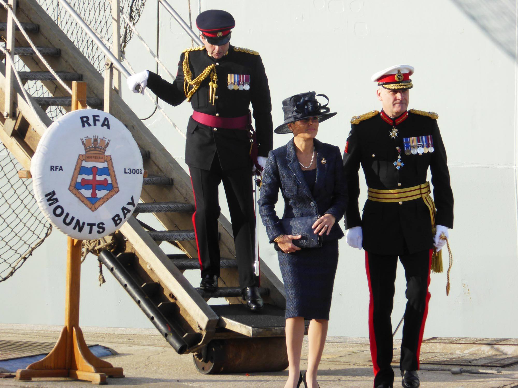 Jan 19 - Warm Welcome For Gibraltar's New Governor Lieutenant General ...